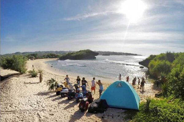 Pantai Drini: Yogyakarta Hidden Paradise – Harga Tiket, Fasilitas, dan ...