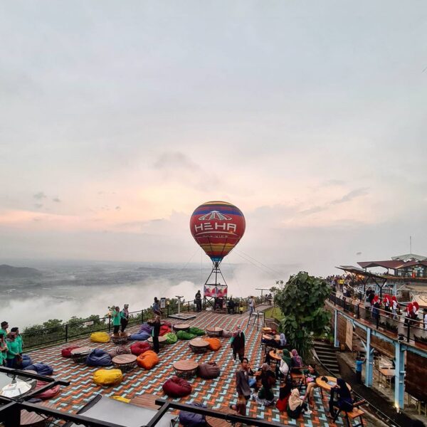 Tidak perlu buru-buru pergi ke luar negeri untuk merasakan pemandangan ...