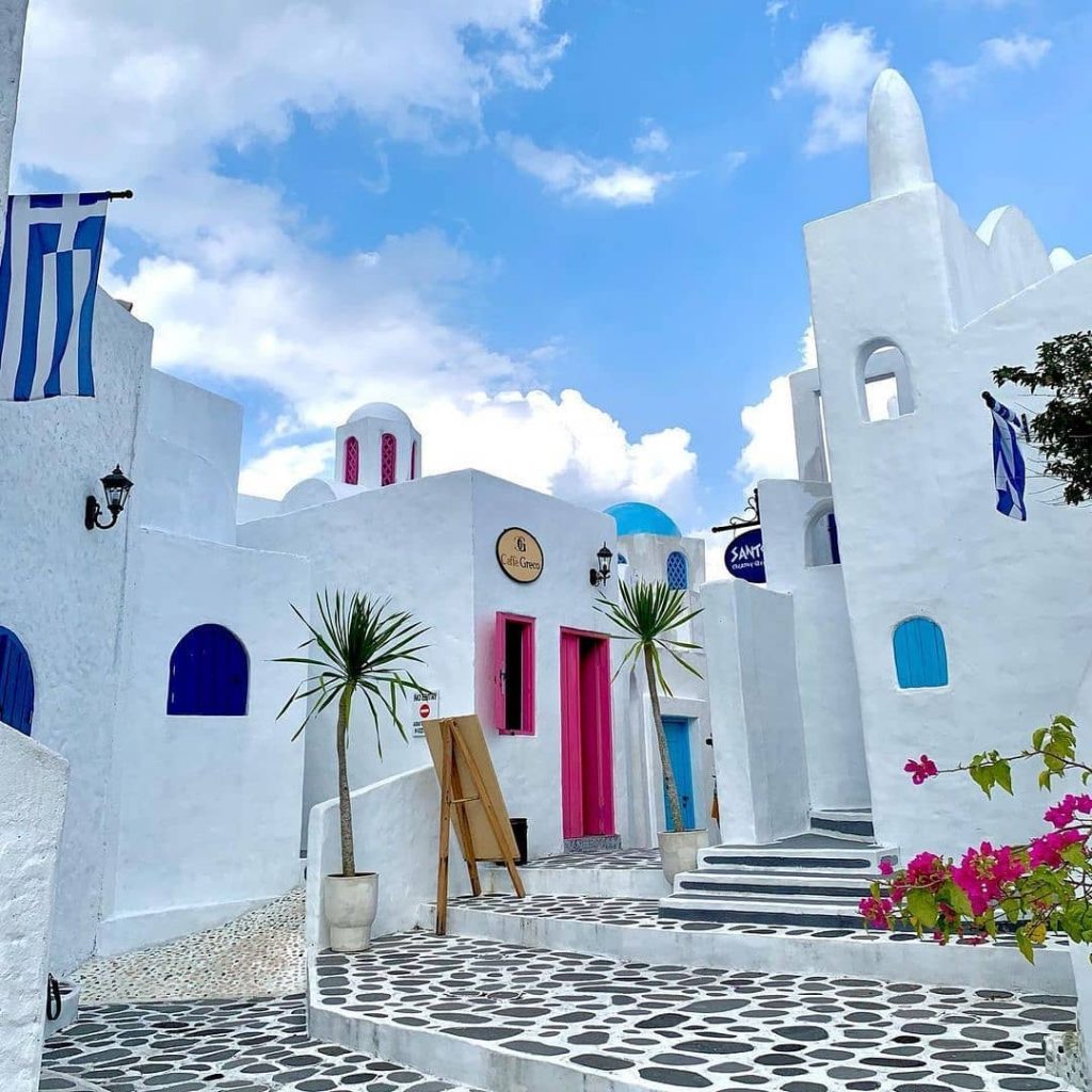 Santorini Jogja, Tempat Instagramable Idaman para Anak Muda - Campa ...